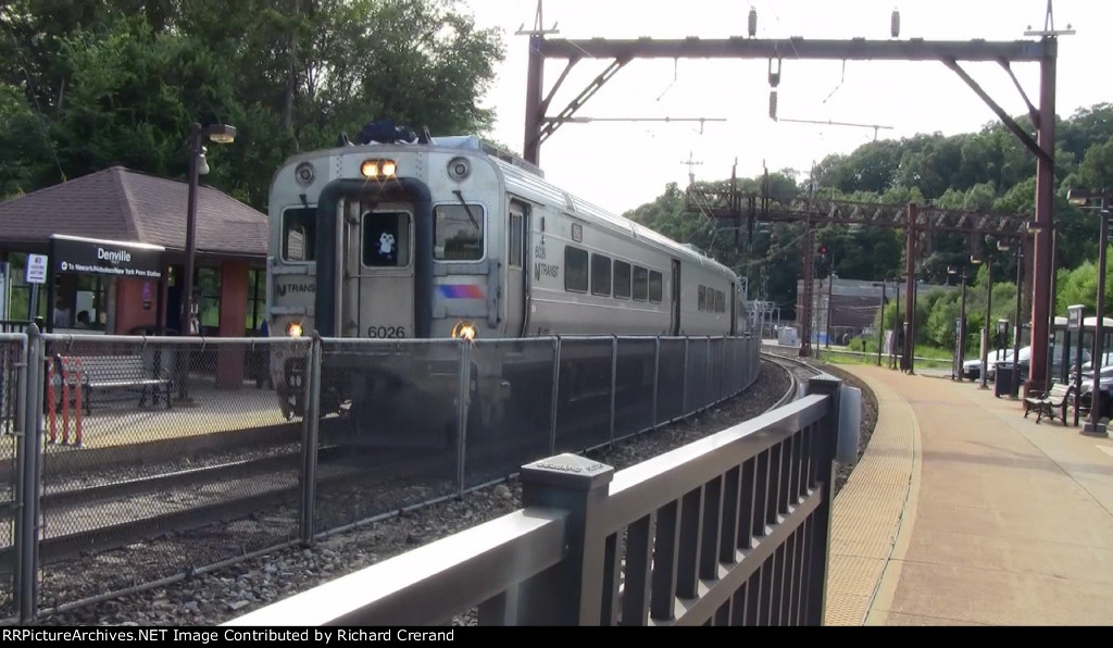 Cab Car 6026 on Train 880